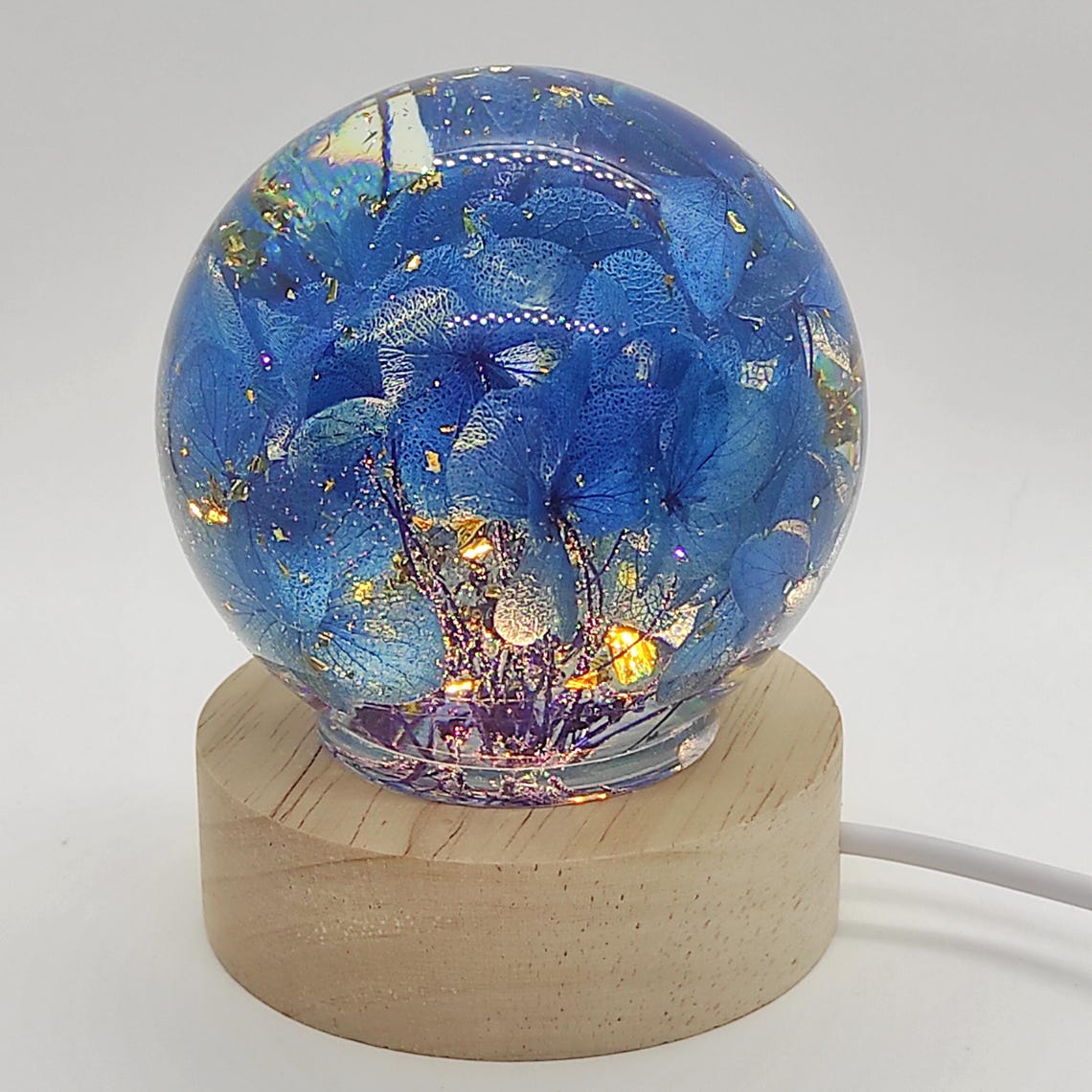 Hydrangea Resin Night Light: Botanical Globe Lamp With Gold Flakes - Etsy