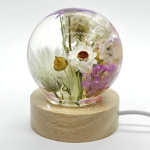 Resin Flower Lamp: Unique Dried Flower Sphere Night Light - Etsy