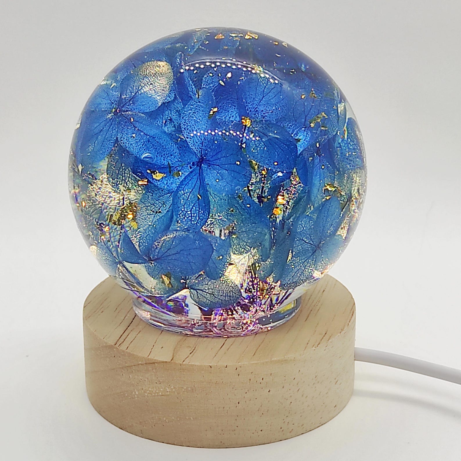 Hydrangea Resin Night Light: Botanical Globe Lamp With Gold Flakes - Etsy