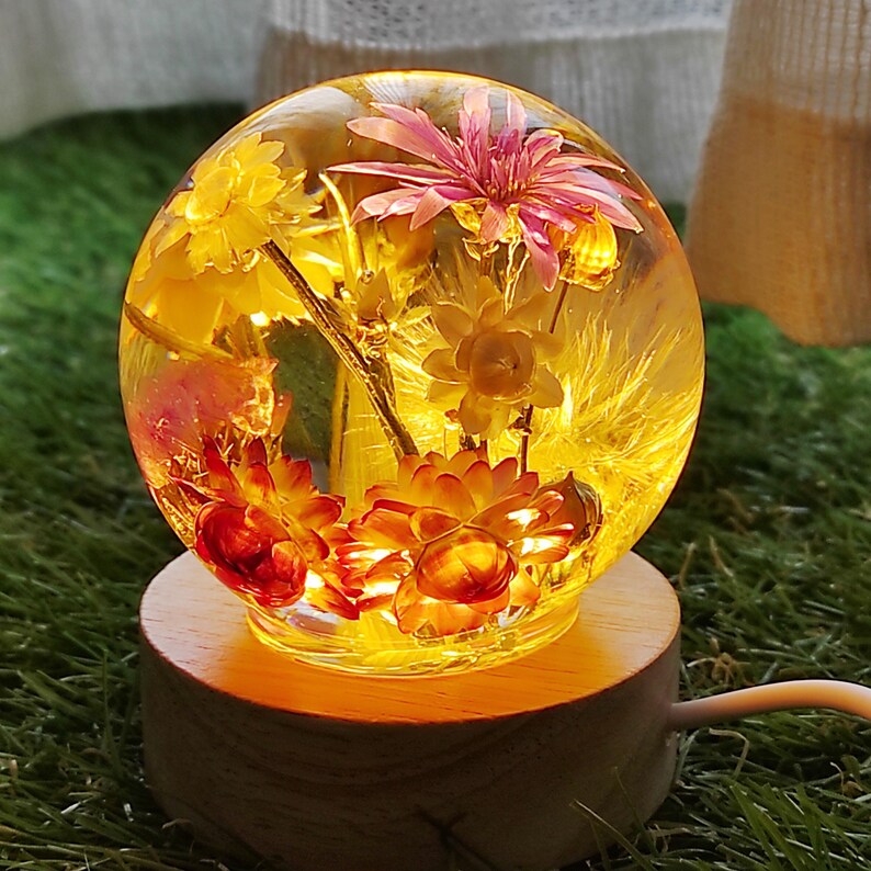 Resin Flower Lamp: Unique Dried Flower Sphere Night Light - Etsy