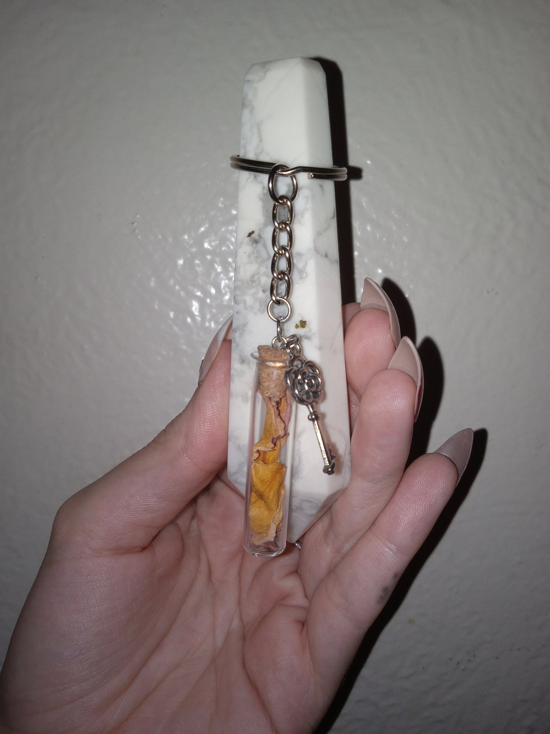 Rose's Key Jar Keychain - Etsy