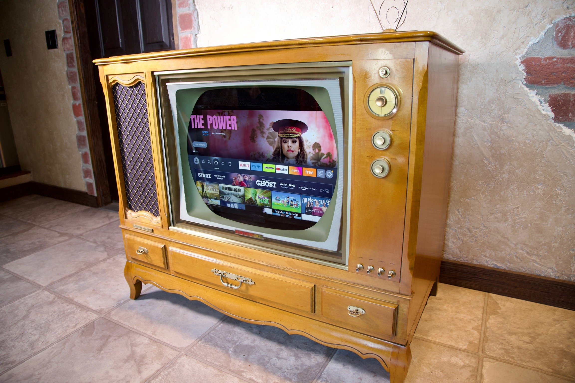 Vintage 1960s TV Converted LCD Modern Streaming Ultimate Retro TV