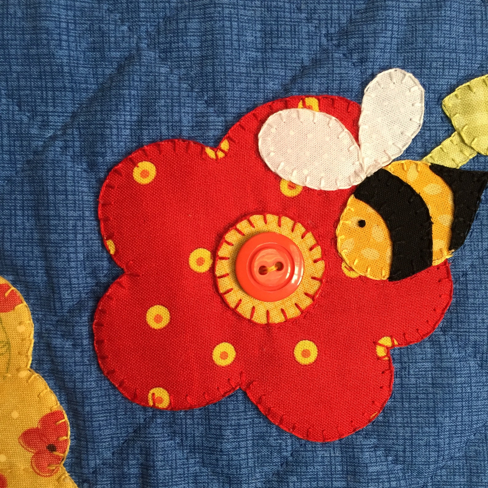 Bee Happy Applique Mini Quilt Pattern | Etsy