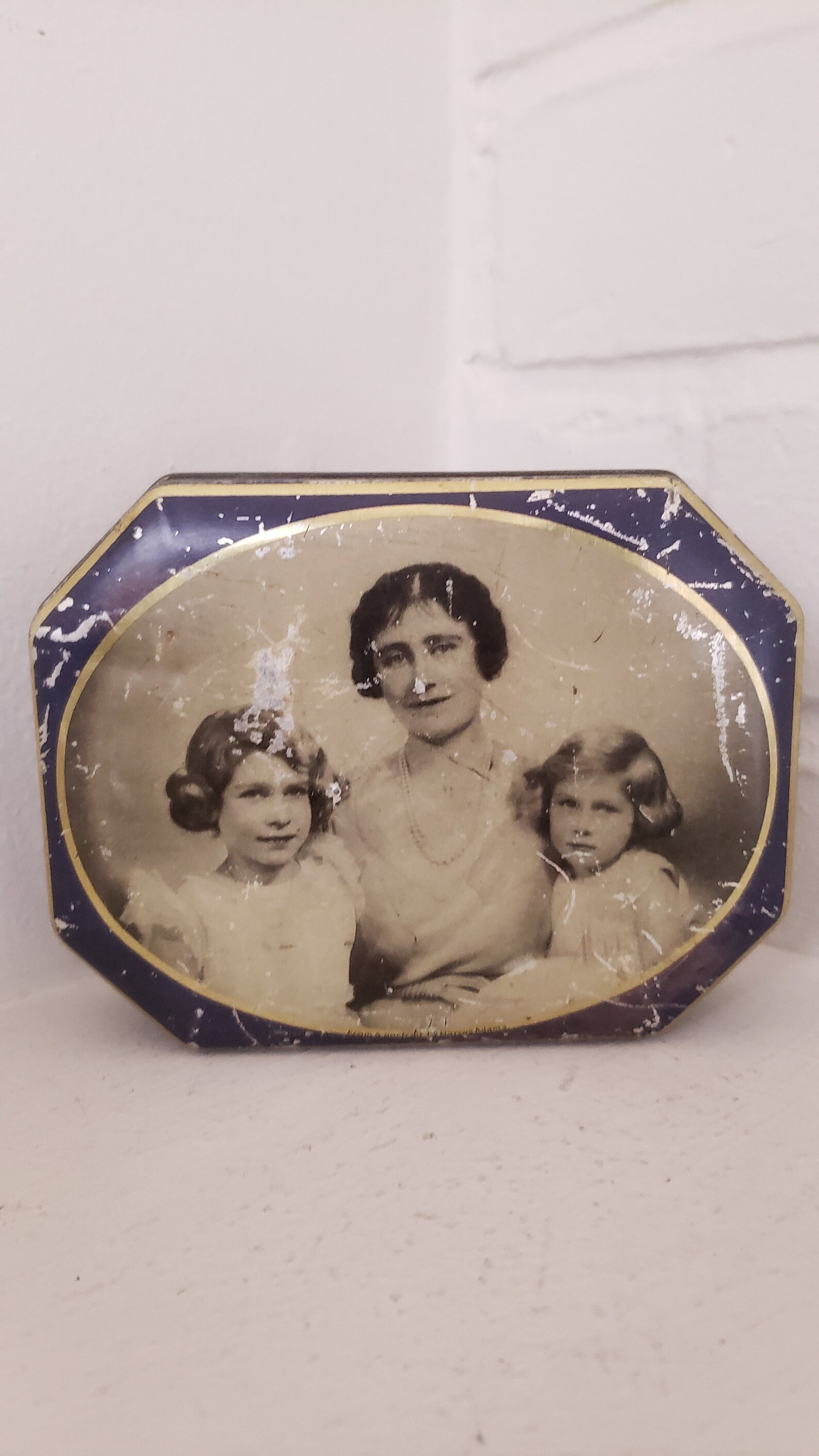Queen Mom Tin With Elizabeth and Mary Vintage Royalty Toffee - Etsy