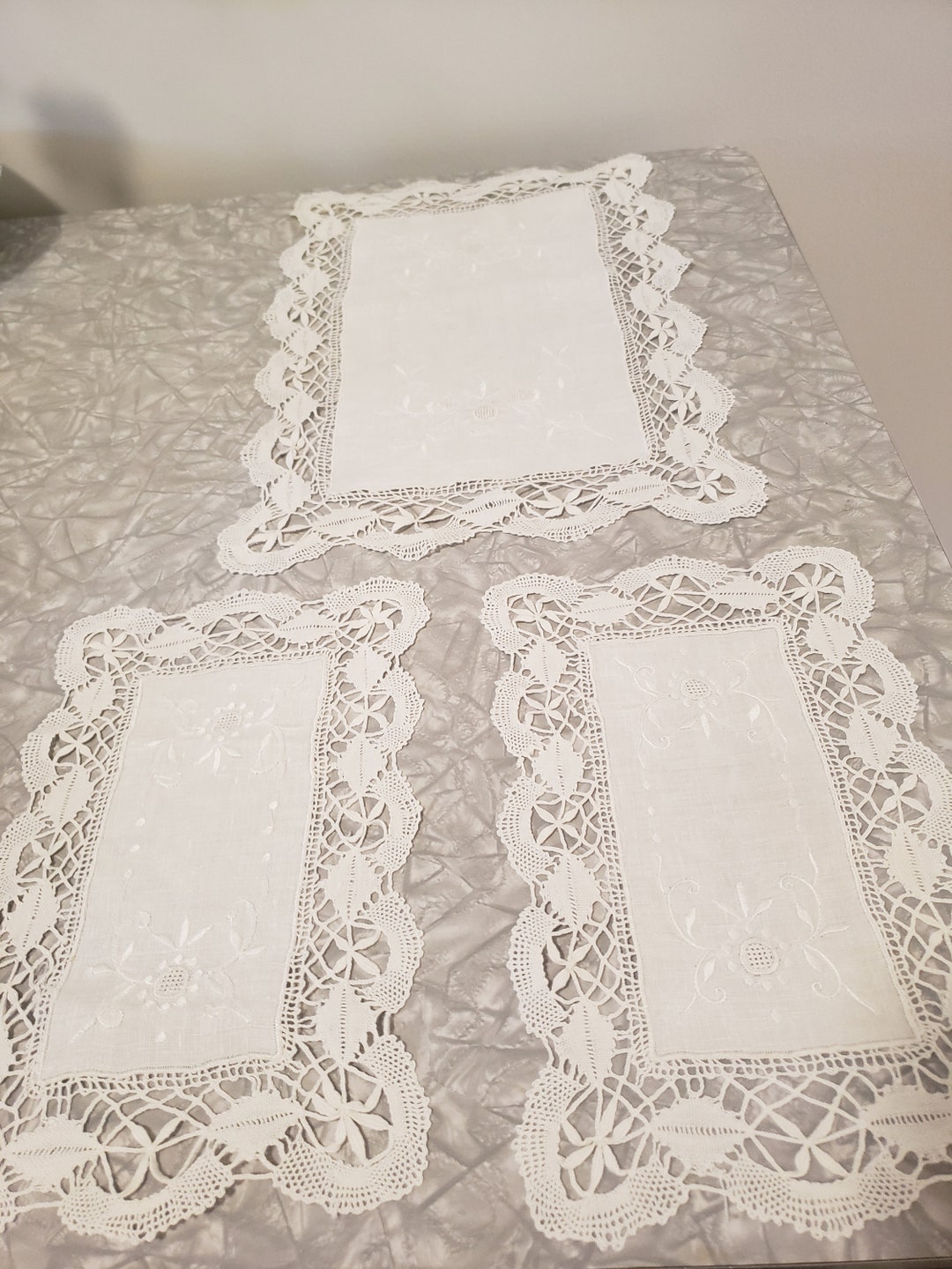 16 Inch Table Runner With Two Matching Doilies Three Piece Shabby Chic ...