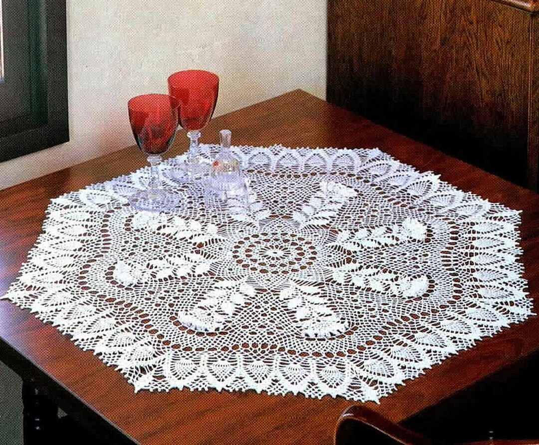 Beautiful Pineapple Table Center for Your Round Occasional Table|70 Cm ...