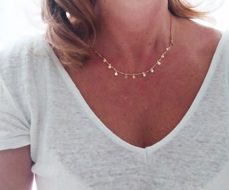 Collier ras du cou en plaqué Or breloque petite médaille | Etsy