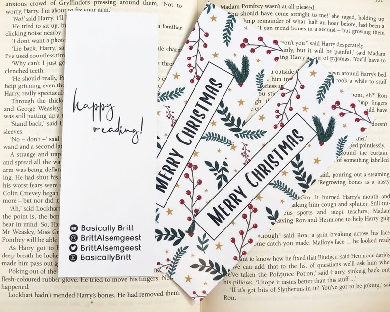 Merry Christmas Bookmark // Festive Holiday Book Lover Gift - Etsy