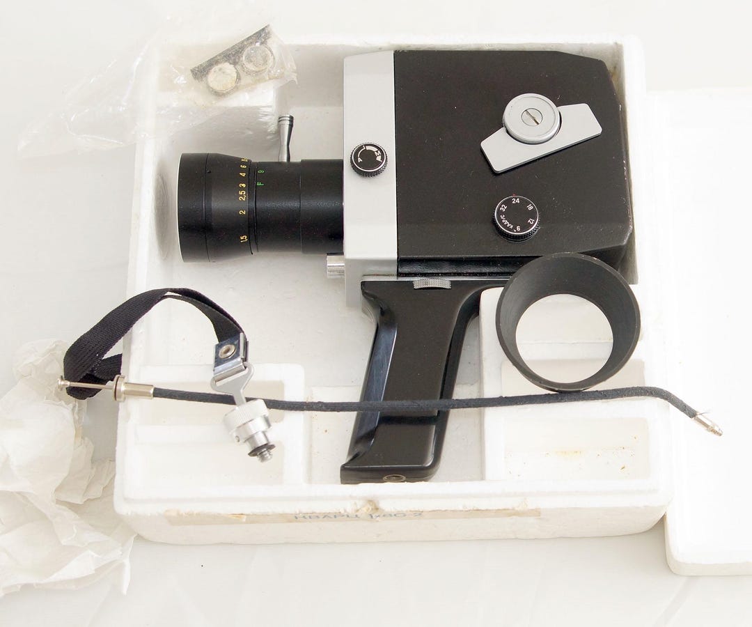 Vintage 8mm Film Cine Movie Camera QUARZ 1 -8S- 2, Lens METEOR -8M-1 ...