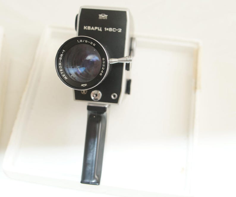 Vintage QUARZ 1-8S-2 8mm Cine Camera: METEOR 8M-1 Zoom Lens - Etsy