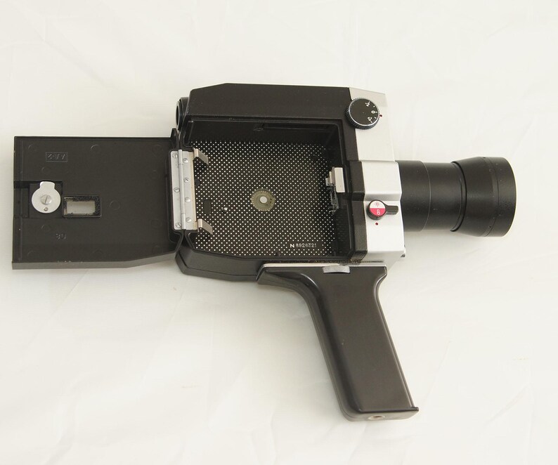 Vintage QUARZ 1-8S-2 8mm Cine Camera: METEOR 8M-1 Zoom Lens - Etsy