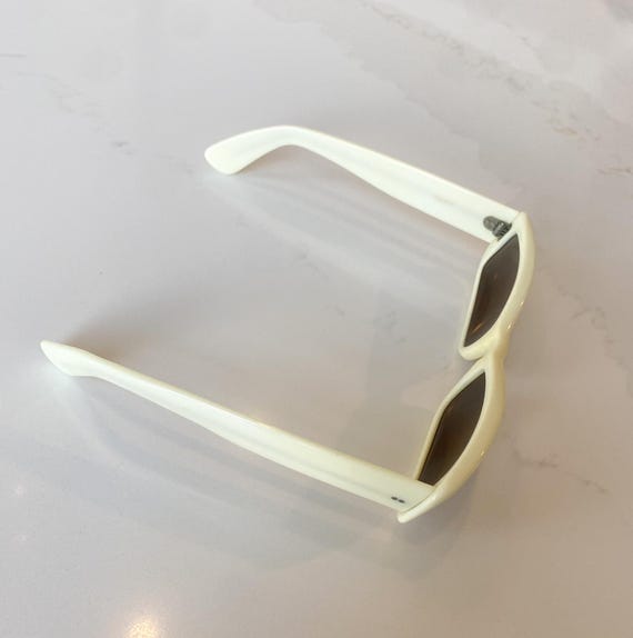 Rare Vintage 1960s Ray Ban Skiff Sunglasses Ivory Fra… - Gem