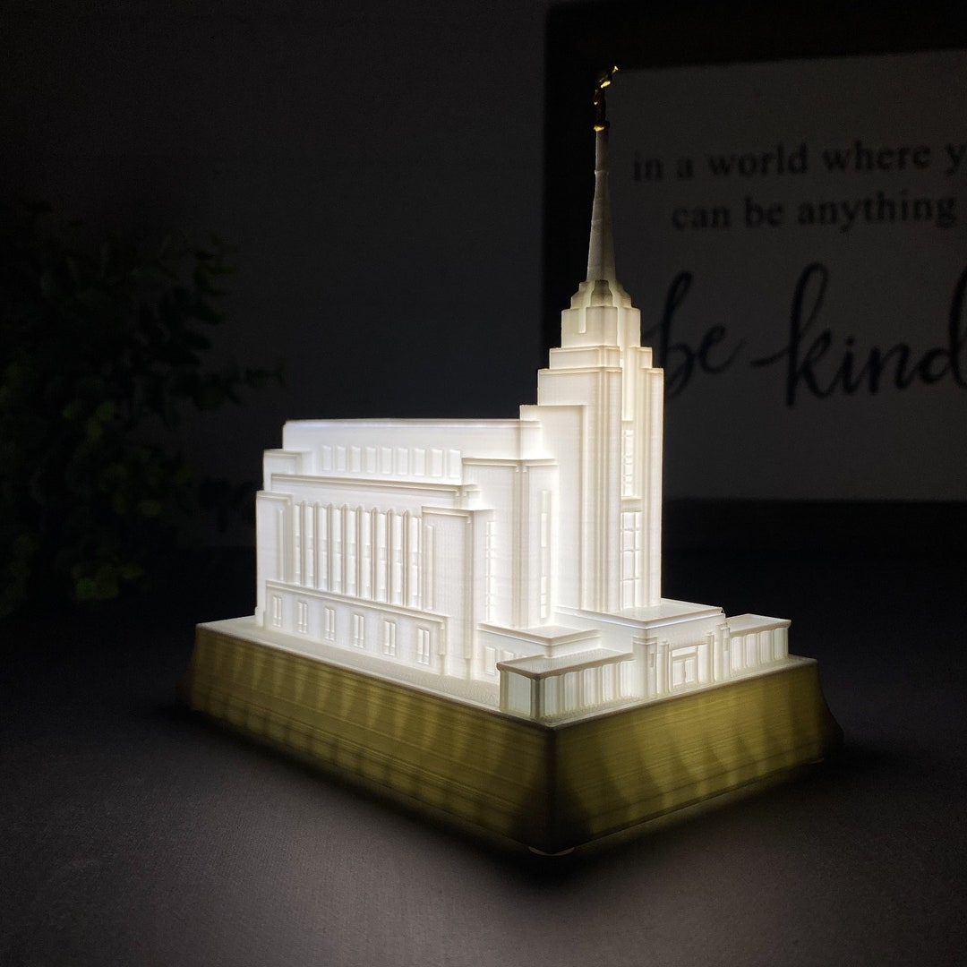 Rexburg Idaho Latter-day Temple Night Light Statue - LDS - the Church ...