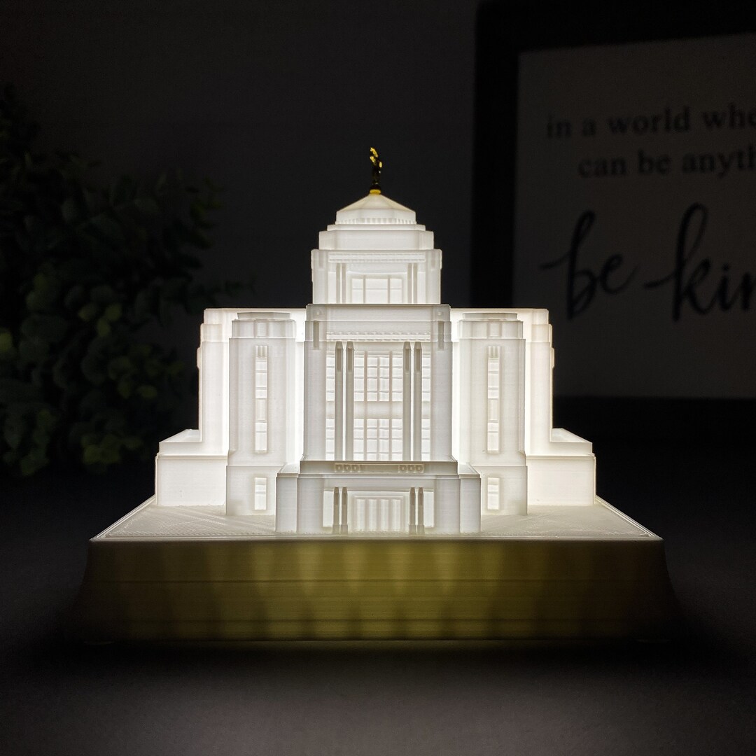 Meridian Idaho Latter-day Temple Night Light Statue - LDS - the Church ...