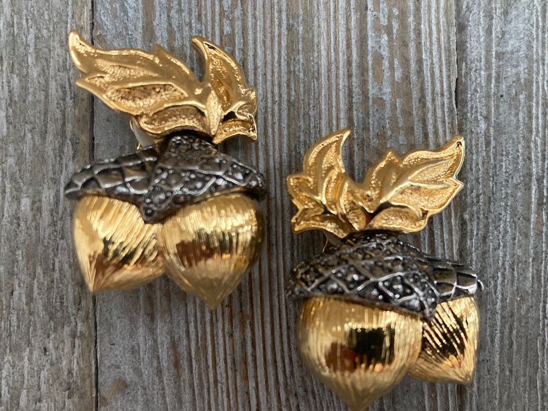 Gorgeous Vintage AVON Silver and Gold Acorn Classic Statement Clip ...