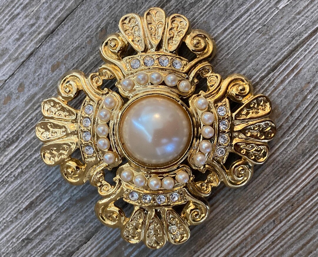 Stunning IVANA Signed Vintage 1990's Gold Maltese Cross Classic Brooch ...