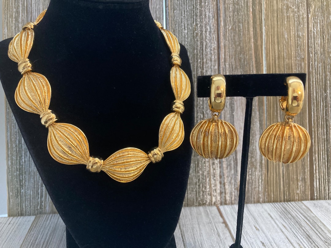 Stunning IVANA Signed Vintage 1990's Chunky Gold Modern Statement ...
