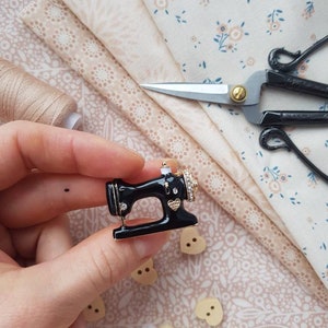 Brooch Sewing Machine, Sewing Themed Brooch, Sewing Machine Brooch ...