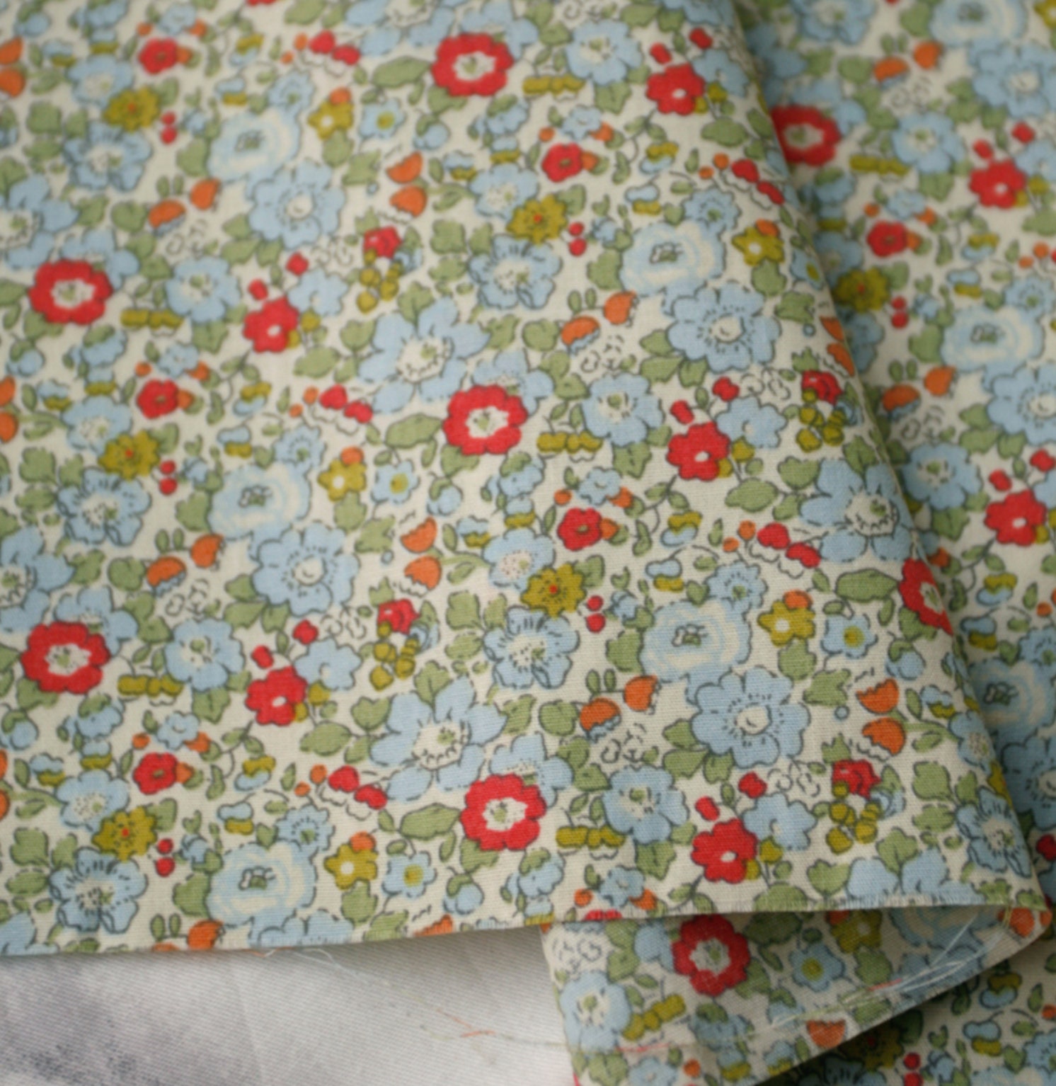 Flower Fabric for Quilting and Sewing Floral Print 100% - Etsy