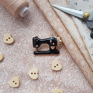 Brooch Sewing Machine, Sewing Themed Brooch, Sewing Machine Brooch ...