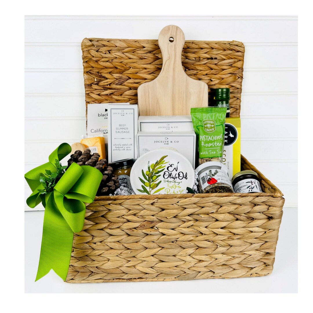 Cheese & Goodie Gift Basket - Etsy