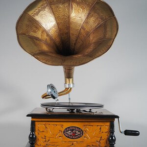 Beautiful ANTIQUE STYL Gramophone, Phonograph New Working Record Player ...