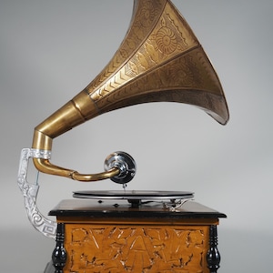 Beautiful ANTIQUE STYL Gramophone, Phonograph New Working Record Player ...