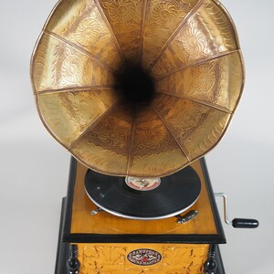 Beautiful ANTIQUE STYL Gramophone, Phonograph New Working Record Player ...