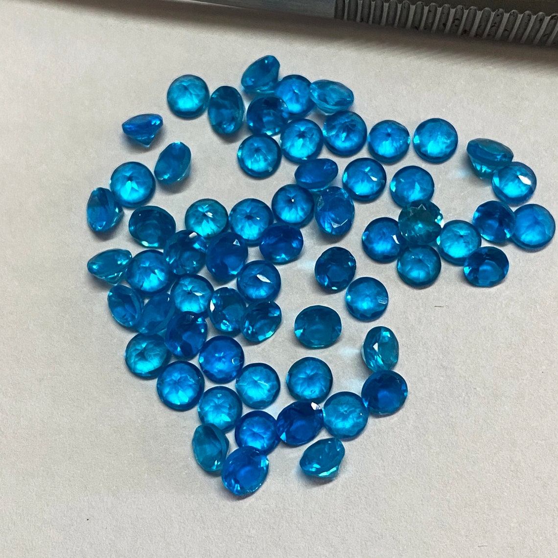 5 Pieces 5mm Neon Blue Apatite Faceted Round Stones 5mm | Etsy