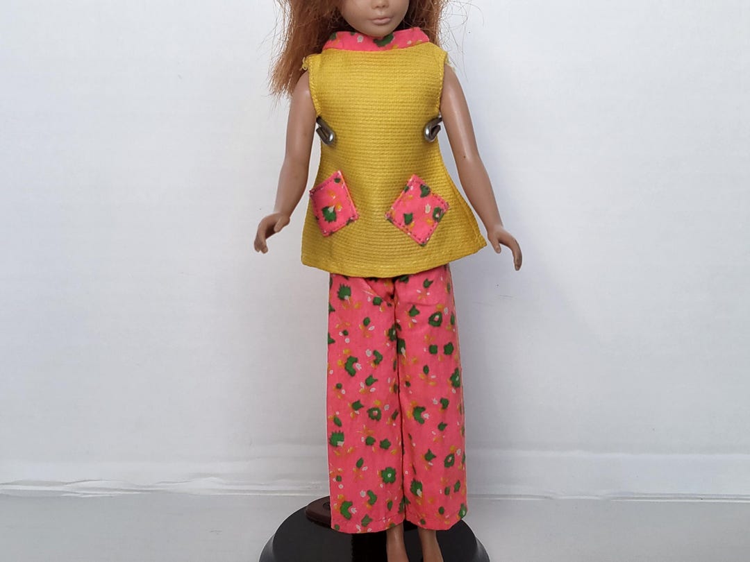 Vintage 1971 Skipper Doll Outfit: Floral Pants & Yellow Tunic - Etsy