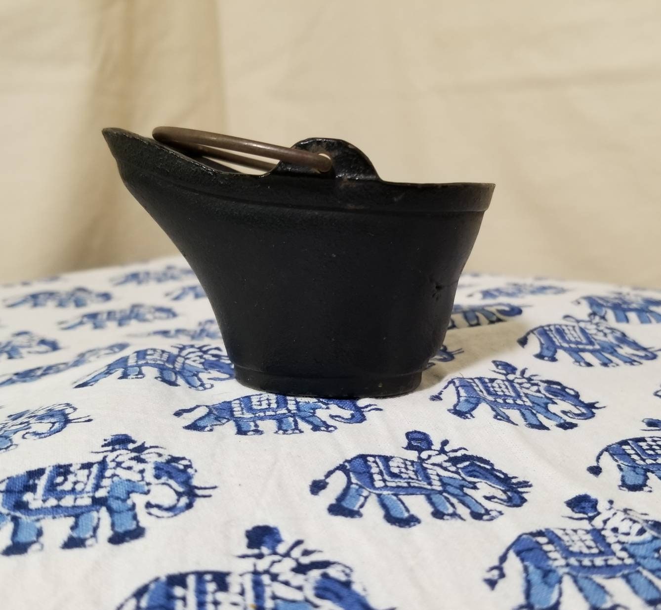 Wilton Cast Iron Miniature Kettle Bucket With Orginal Handle - 1950s ...