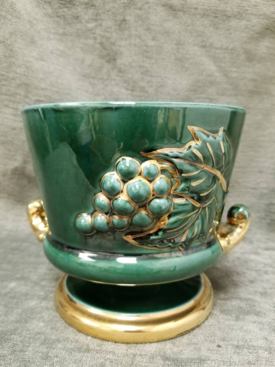 Circa 1958 Hull Tokay Art Pottery Dark Green Grape Relief Design ...