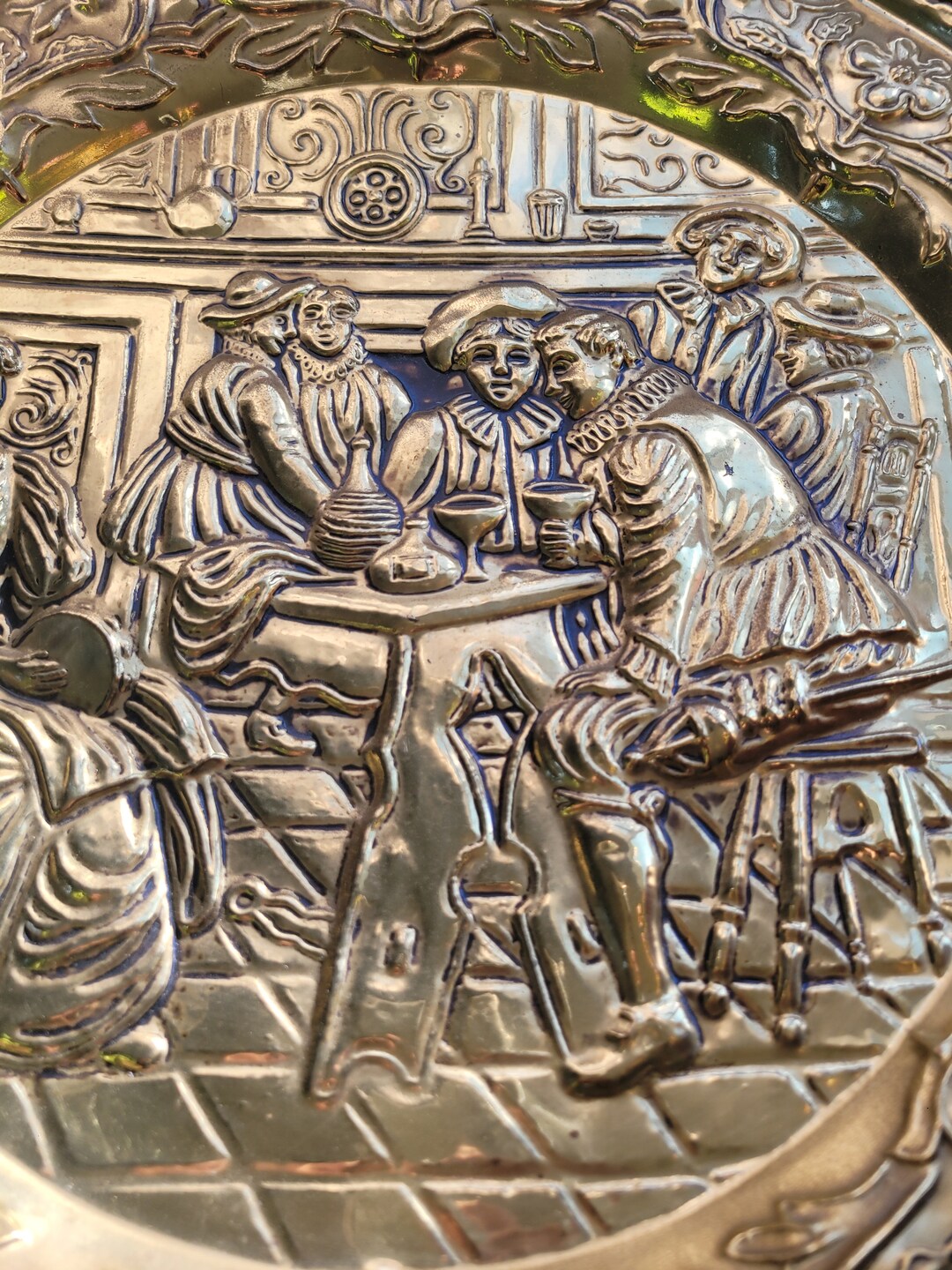 Brass Finished Copper Guild Wall Plater Décor - Retro Kitchen Accent ...