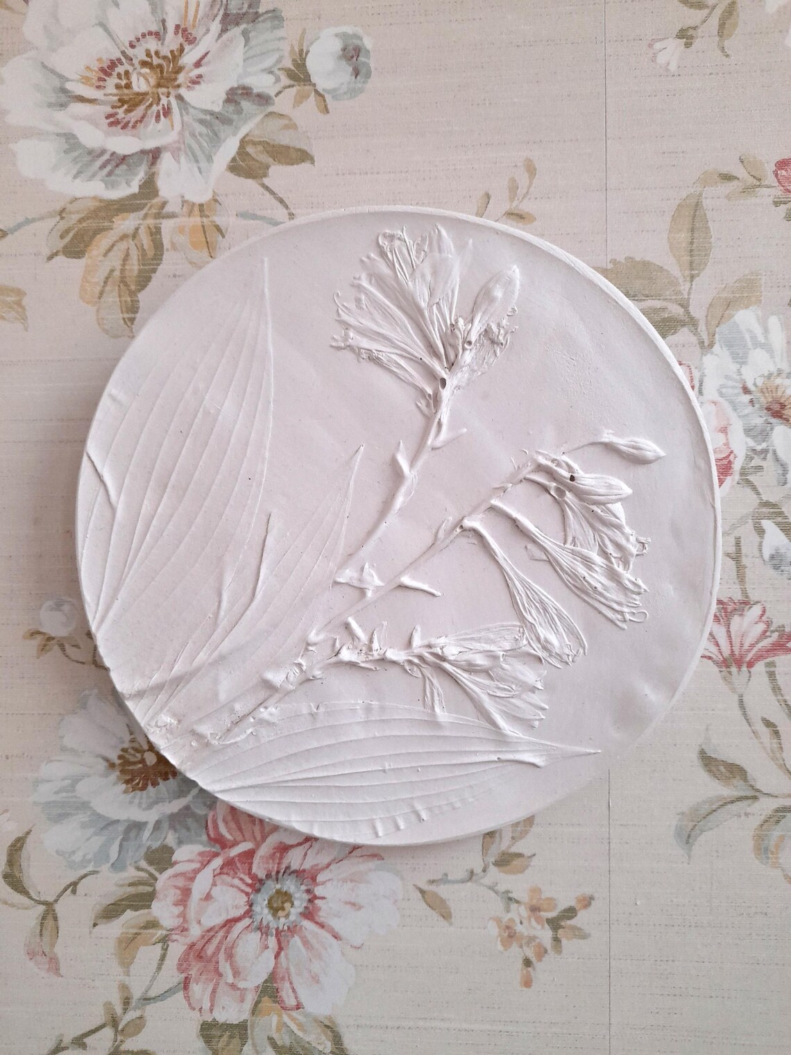 Hosta Flower Round Plaster Cast Wild Forest Botanical Bas-relief ...
