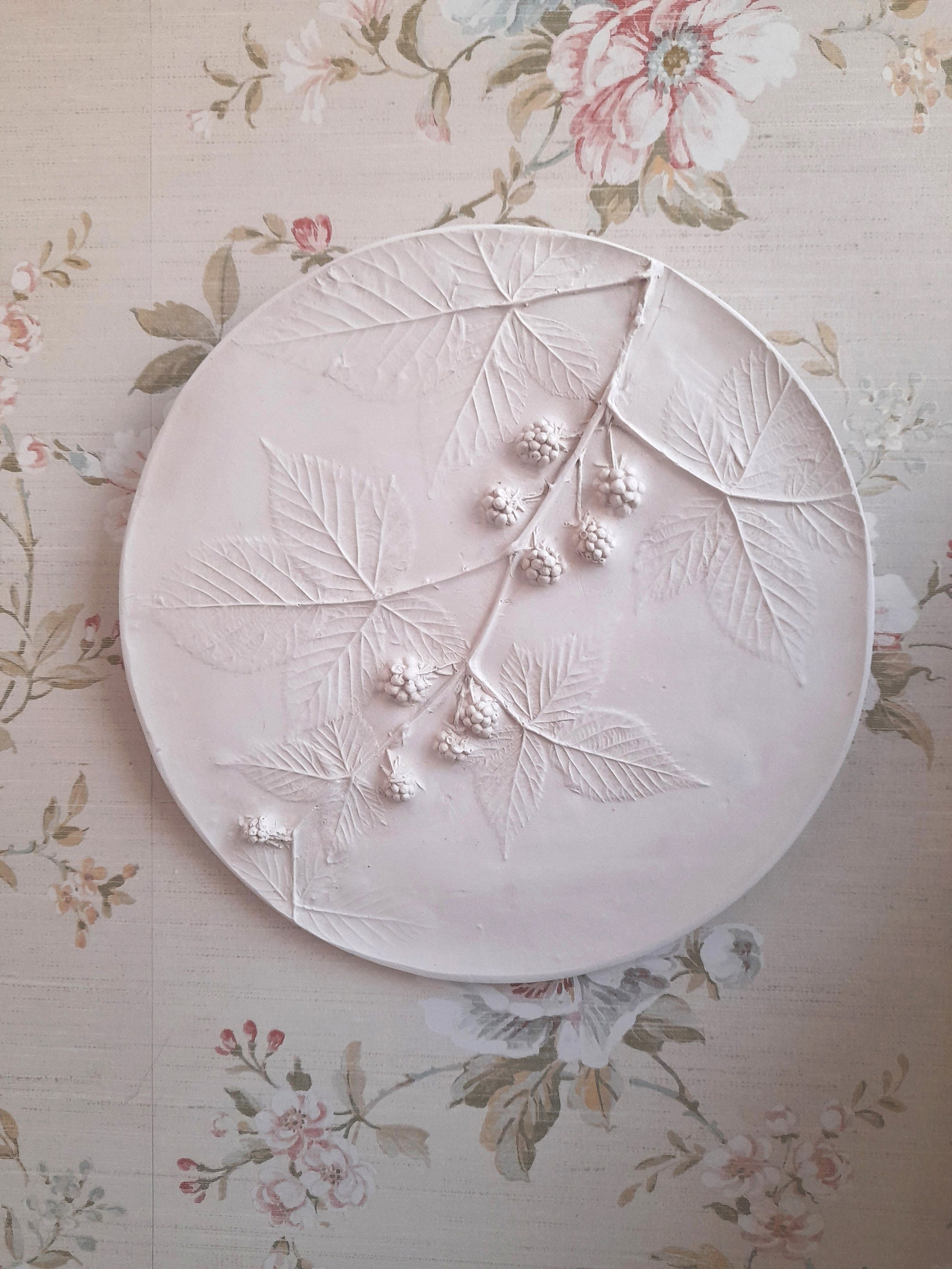 Blackberry Round Plaster Cast Berry Botanical Bas-relief Farmhouse Flower Tile Floral Wall Decor ...