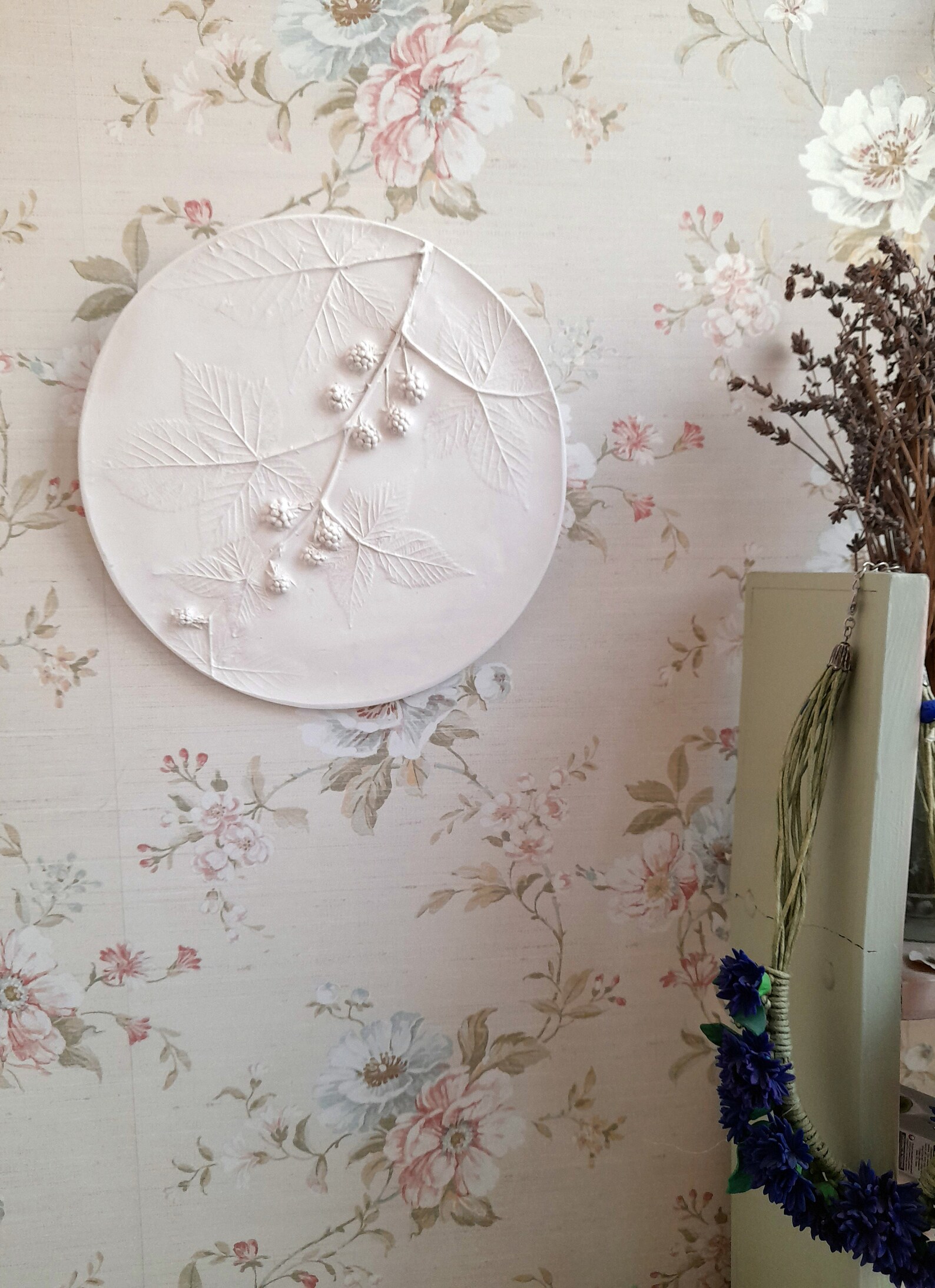 Blackberry Round Plaster Cast Berry Botanical Bas-relief Farmhouse Flower Tile Floral Wall Decor ...