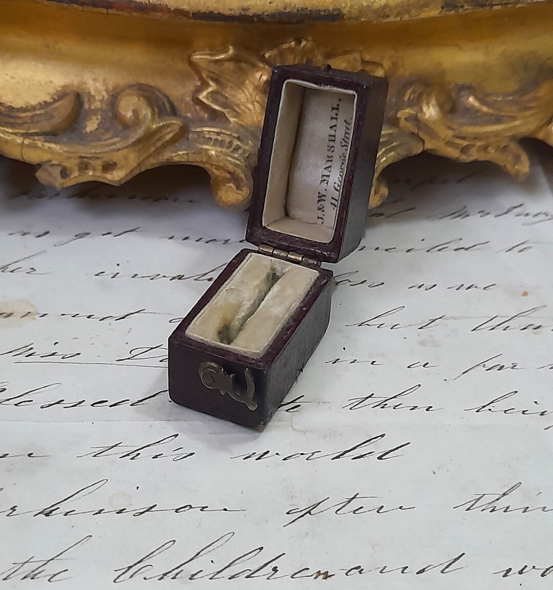 Small Antique Leather Ring Box-vintage Jewellers Ring Presentation Box ...