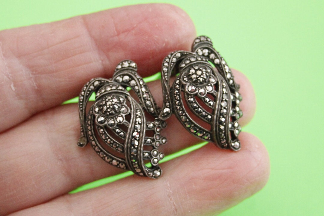 Vintage Silver Coloured Marcasite Dress or Collar Clips. - Etsy