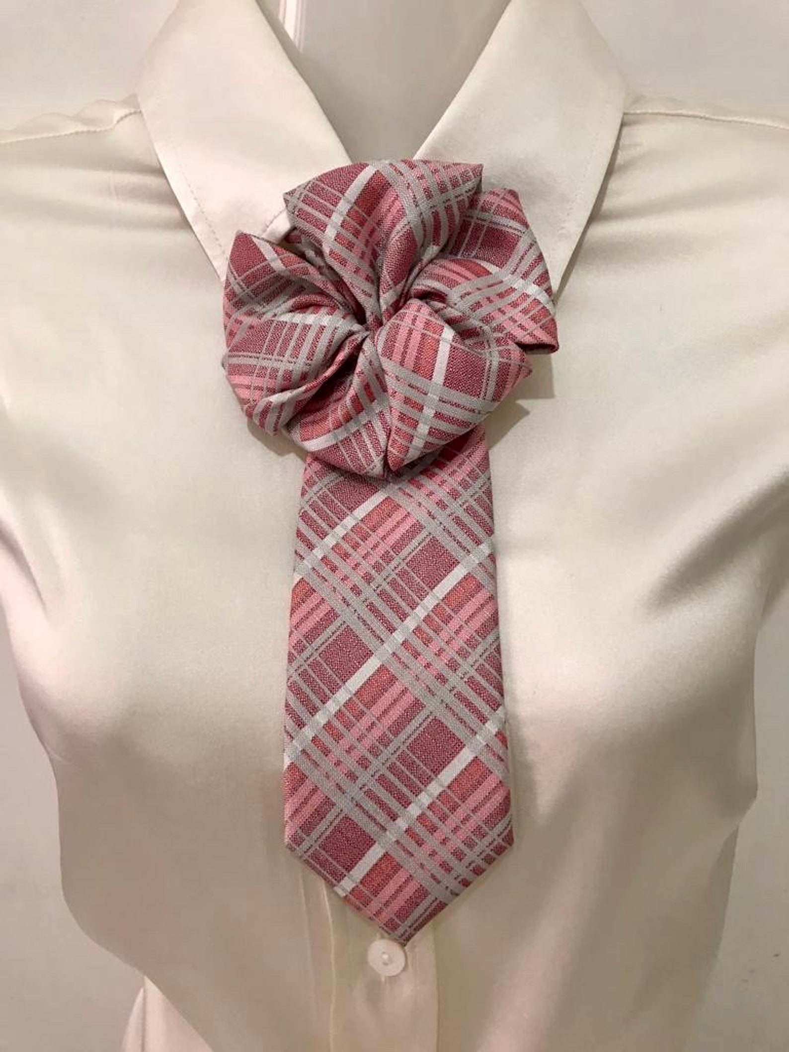 Elegant Women's Tie, 100% Silk, Made in Italy. Luxury Neck Accessory ...