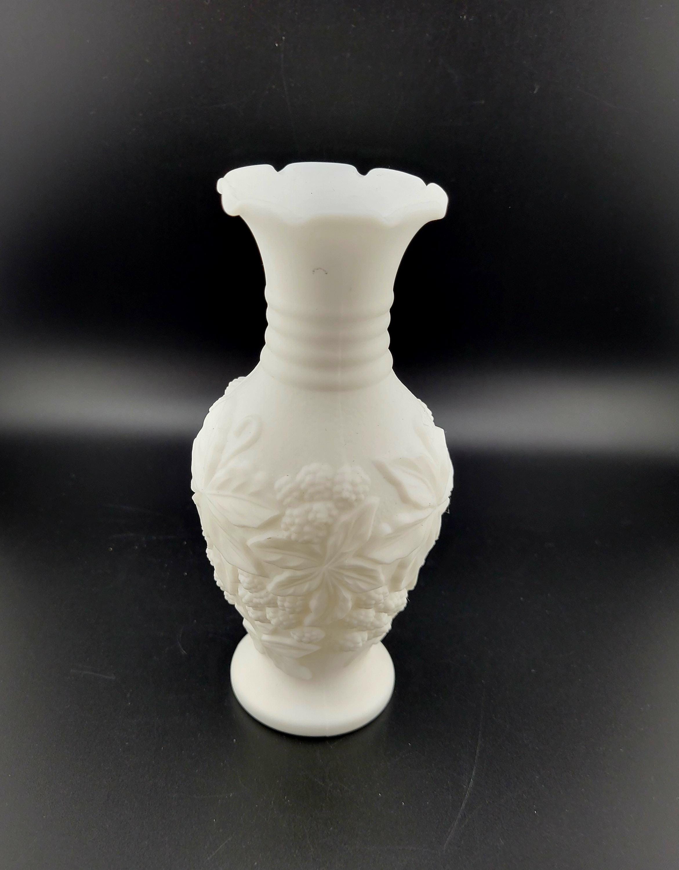 Imperial Loganberry Glass Vase, Vintage Flower Vase, 3D Flowers, White ...