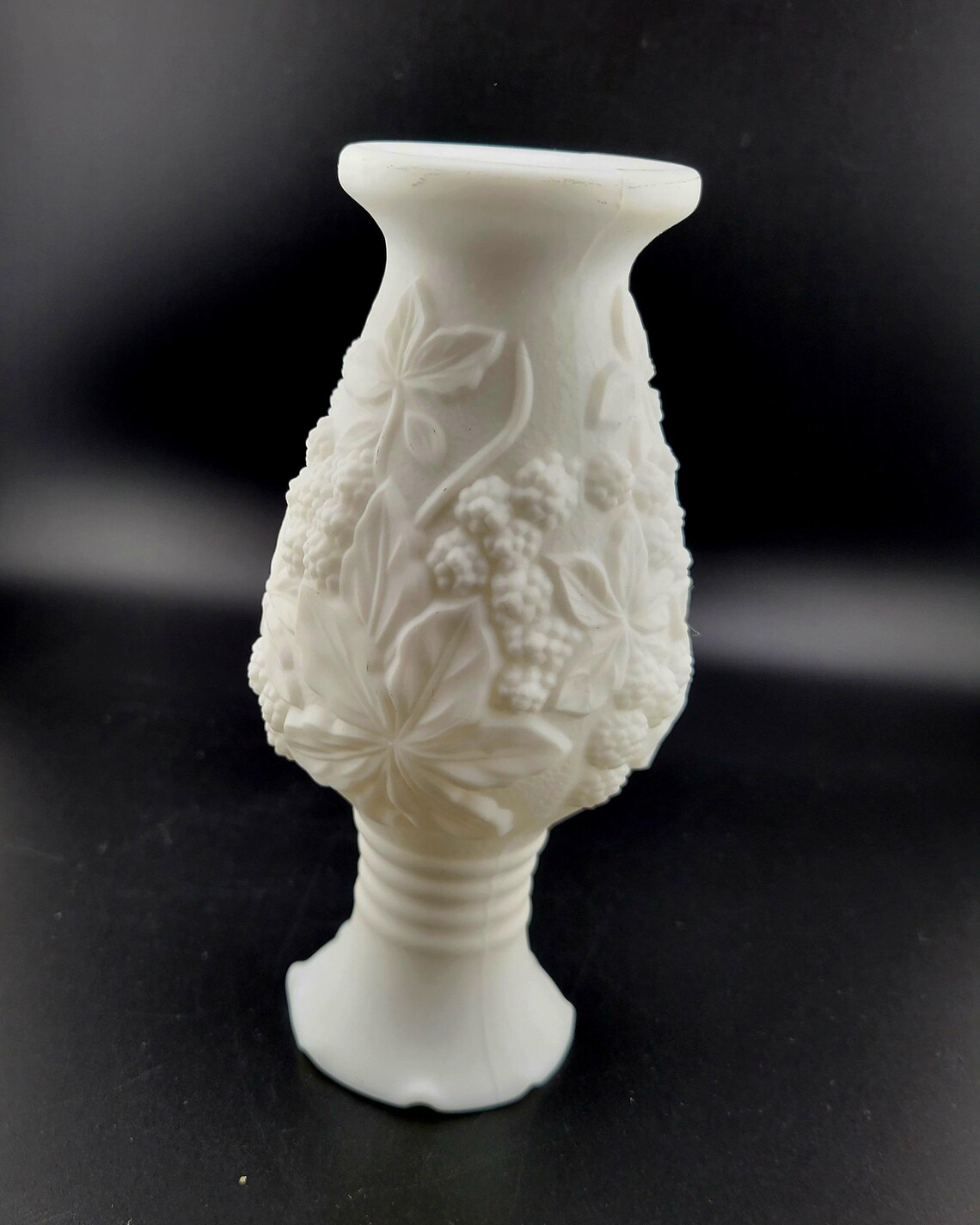 Imperial Loganberry Glass Vase, Vintage Flower Vase, 3D Flowers, White ...
