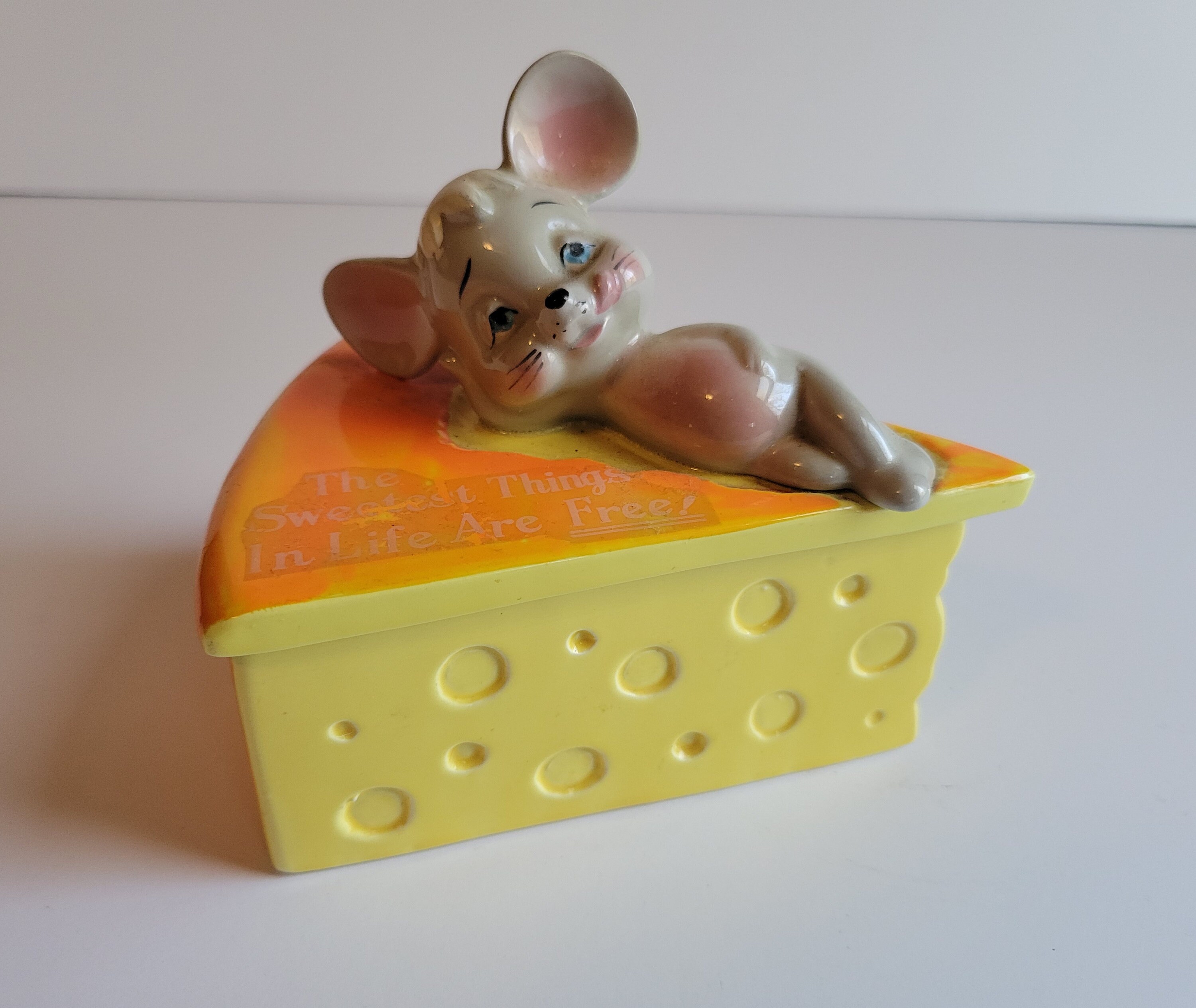 Cute Mouse With Cheese