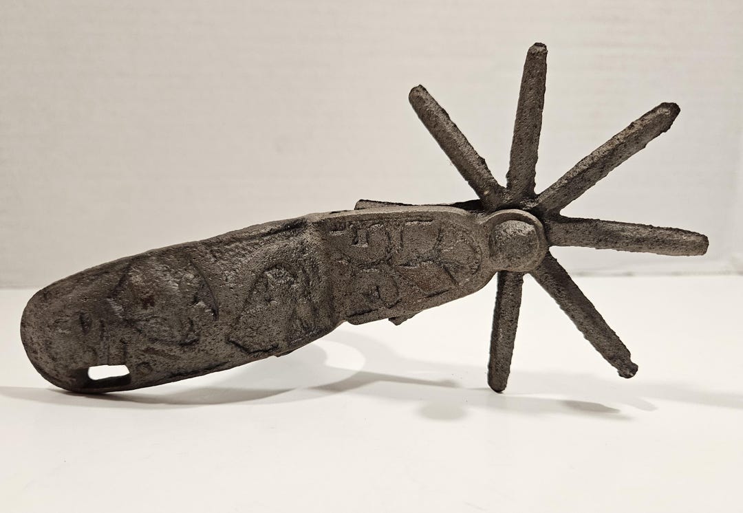 Antique Spanish Cast Iron 8 Point Boot Spur With Design on One Side - Etsy