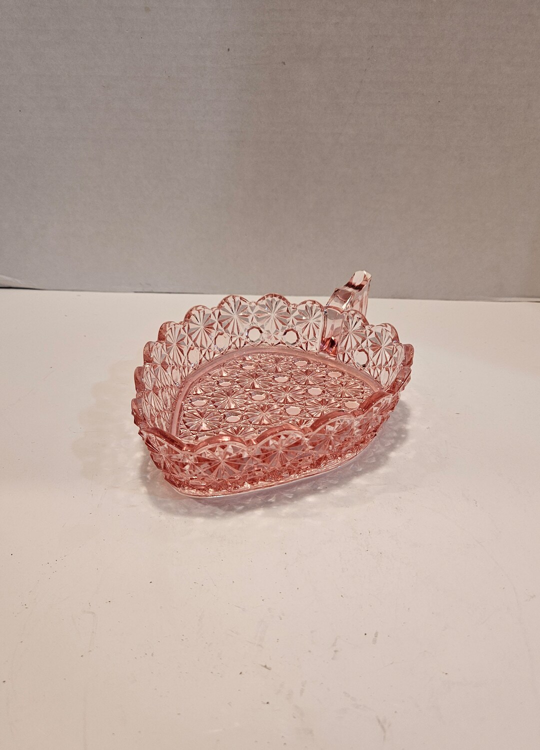 Vtg Rare L.G. Wright Daisy & Button Glass Pink Finger Hole Triangle ...