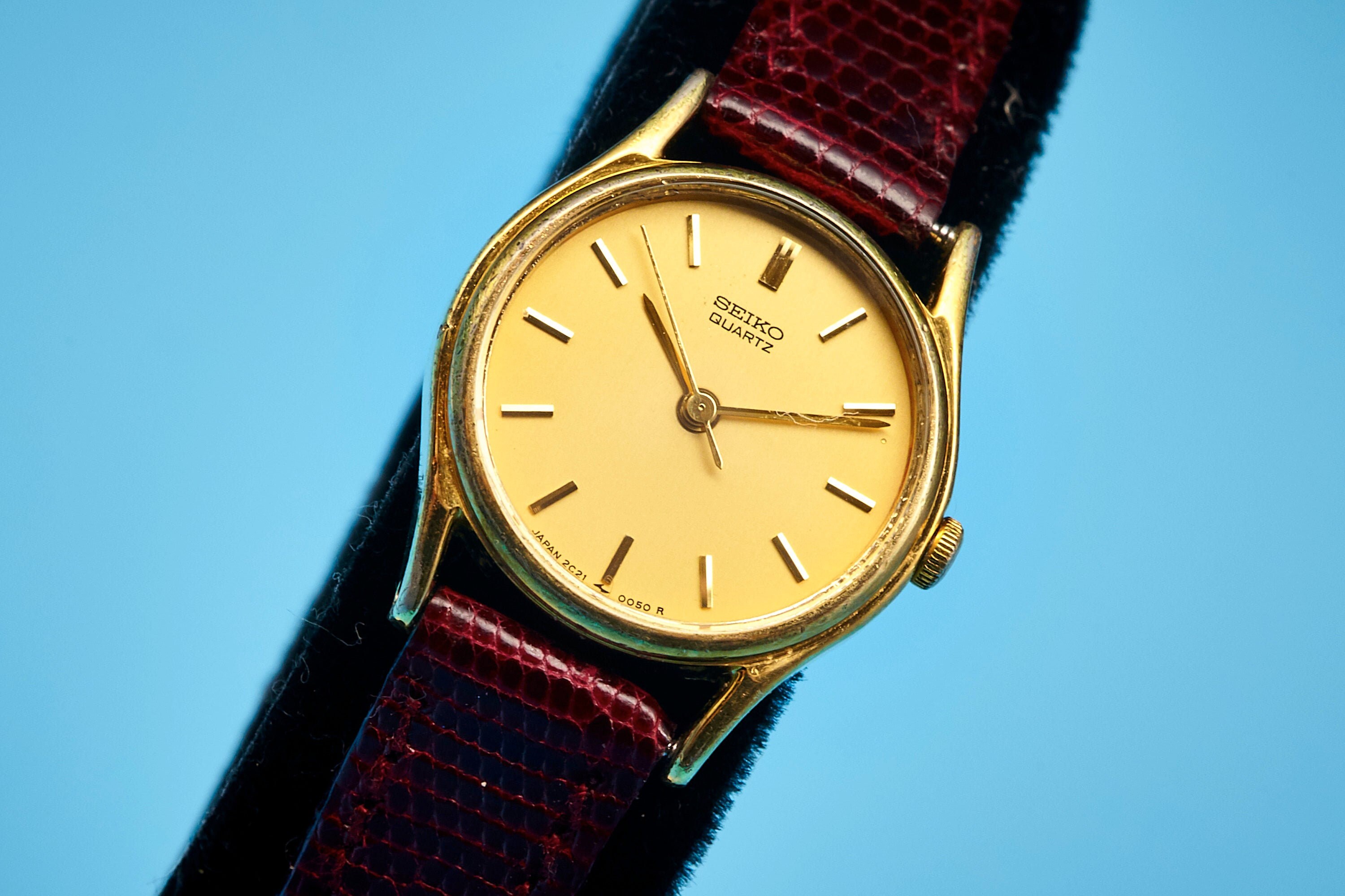 Dainty Gold Vintage 80s Seiko Watch • Simple Elegant Minimalist ...