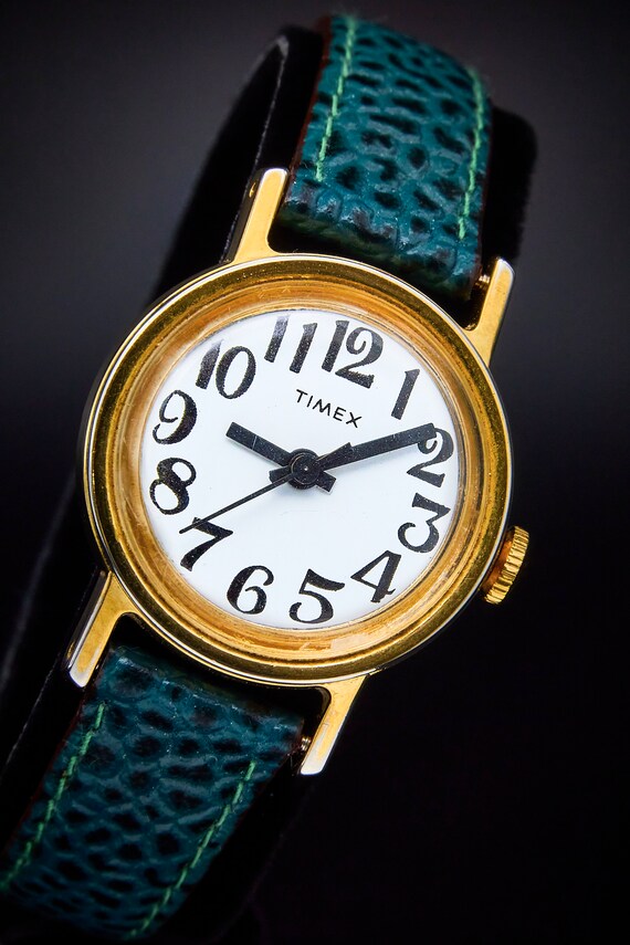 1970s Timex Round Mechanical Minimalist Ladies Watch,… - Gem