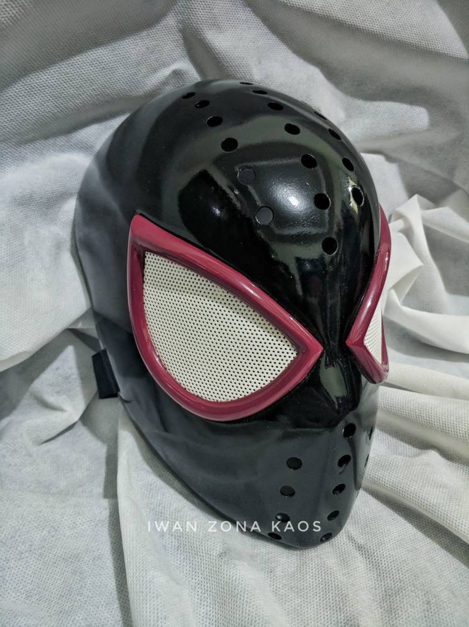 Spider Gwen Faceshell and Lenses - Etsy