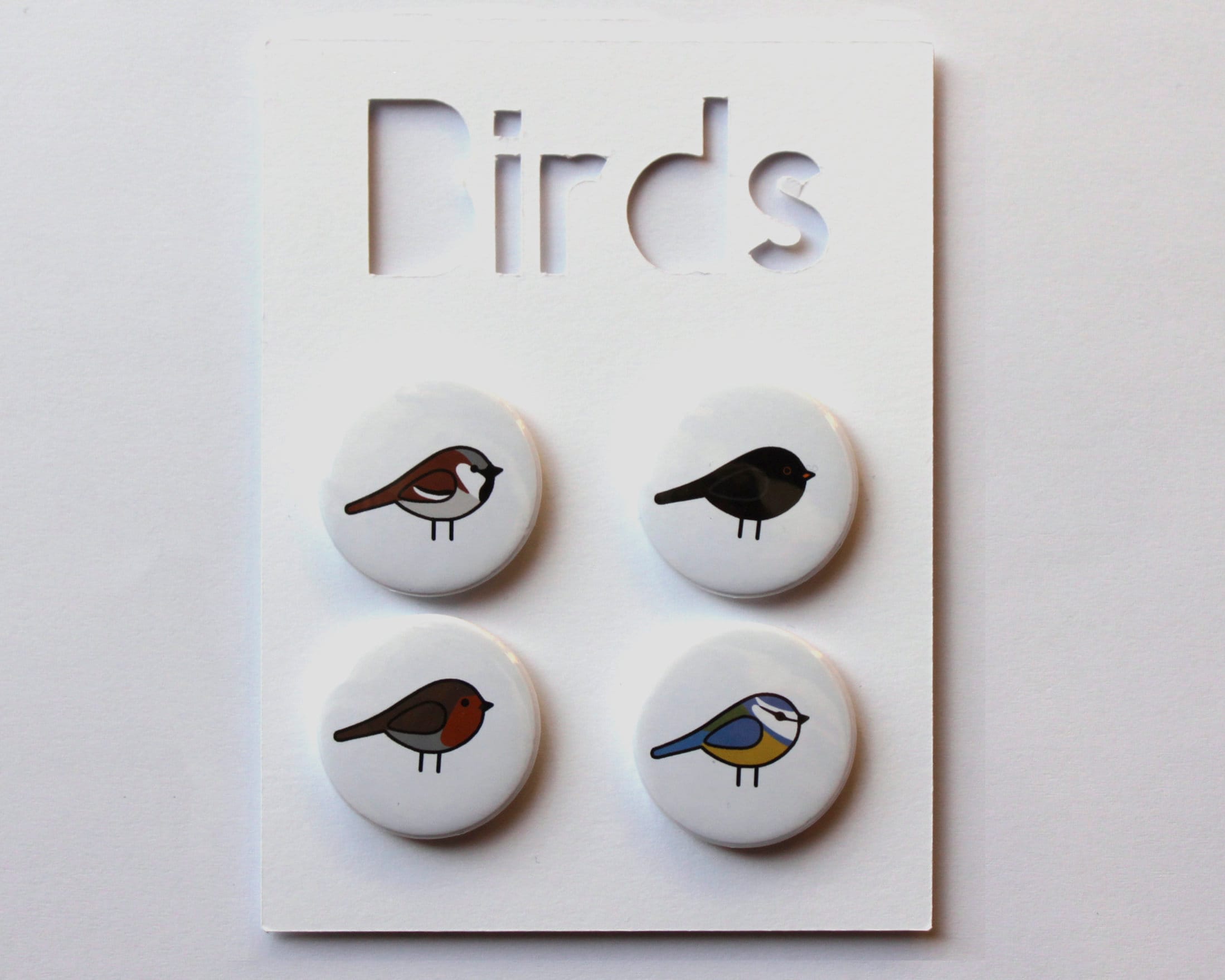Set of 4 Bird Badges British Garden Birds Robin Blue Tit Blackbird ...