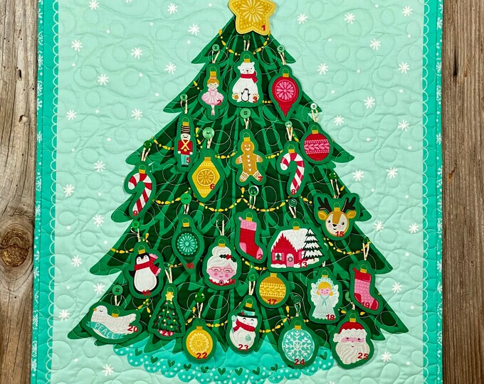 Christmas Tree Advent Calendar With 25 Ornaments Quilted Christmas Tree ...