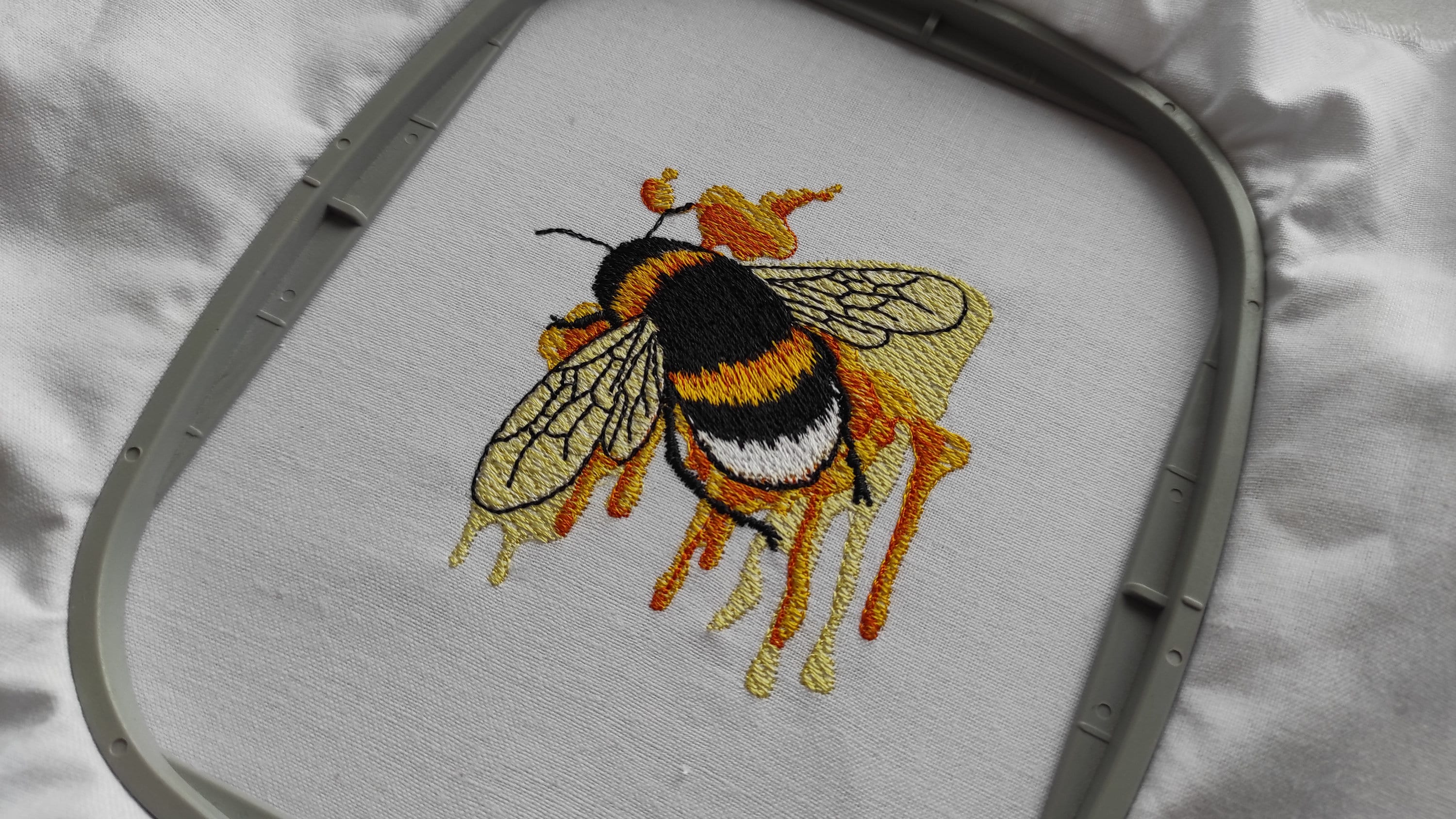 Bee Embroidery Design, Embroidery Designs Insects - Etsy